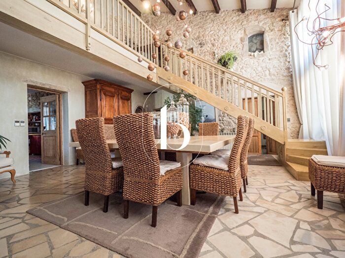 Maison à vendre - Saint-Laurent-de-Carnols - 5 pièces - 4 chambres