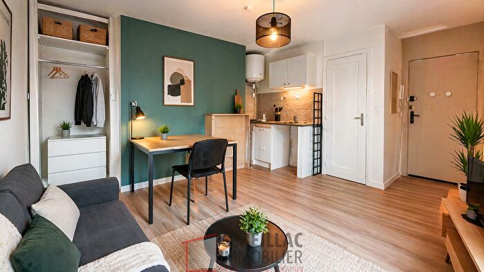 Appartement à vendre - Clermont-Ferrand, Delille, Cathédrale, La Gare - 2 pièces - 1 chambre