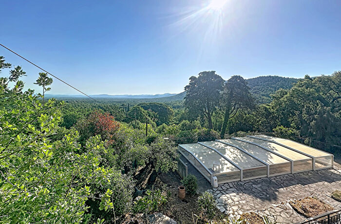 Maison 5 pièces à vendre - Les Mayons