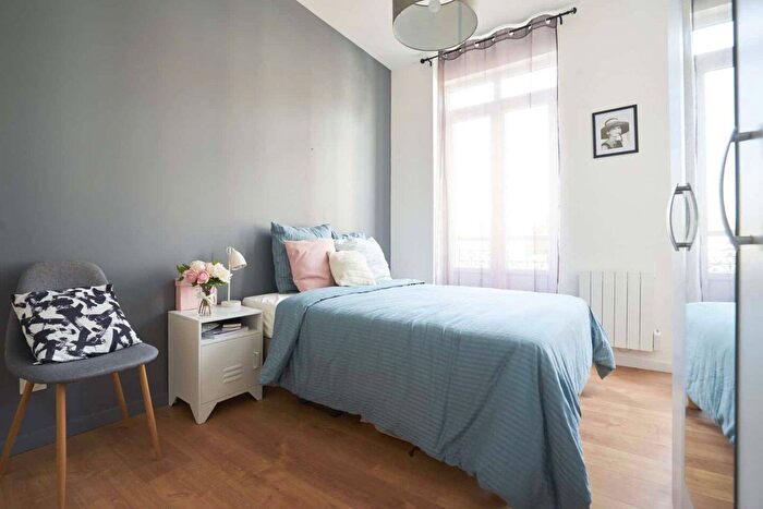 Appartement 1 pièce à Centre Ville, Reims, à louer