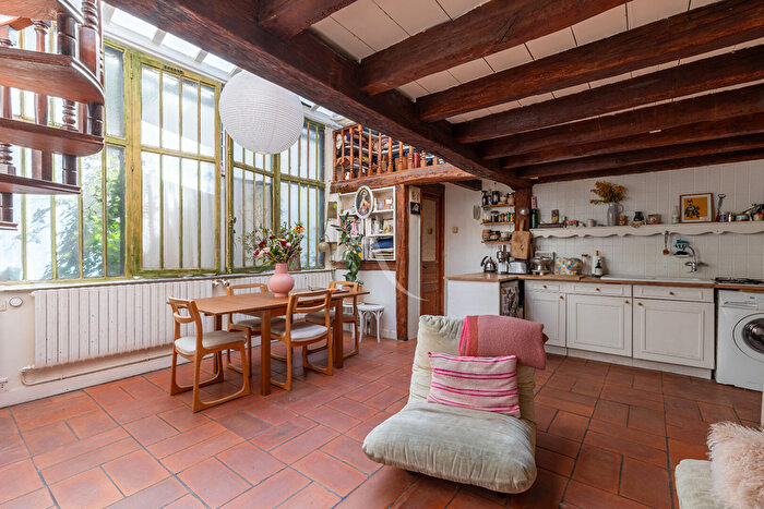 Appartement à vendre - Paris e , Montmartre, Sacré Coeur, Abbesses - 2 pièces - 1 chambre