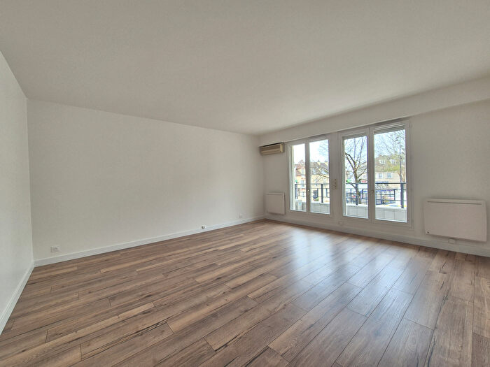 Appartement à louer - Antony, Croix de Berny - 3 pièces - 2 chambres