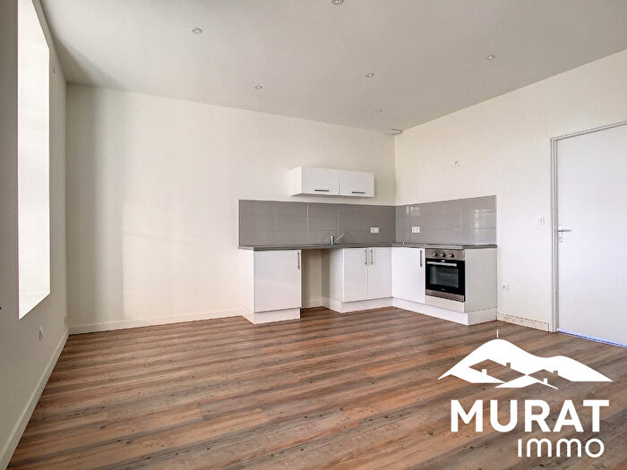 Le Cendre : Appartement 3 pièces à louer