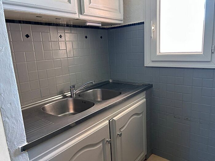 Appartement à louer - Crottes-Courbdonne-Carabins-Plaine Ronde, Fos-sur-Mer - 2 pièces - 1 chambre