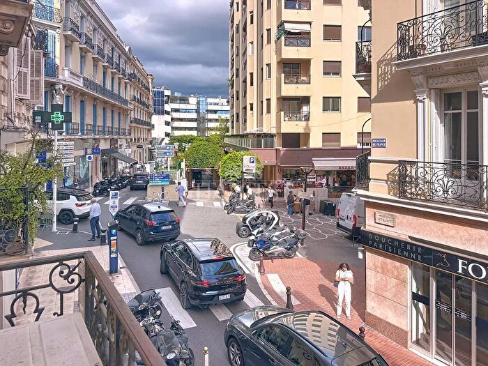 Appartement à vendre - Beausoleil - 4 pièces - 3 chambres