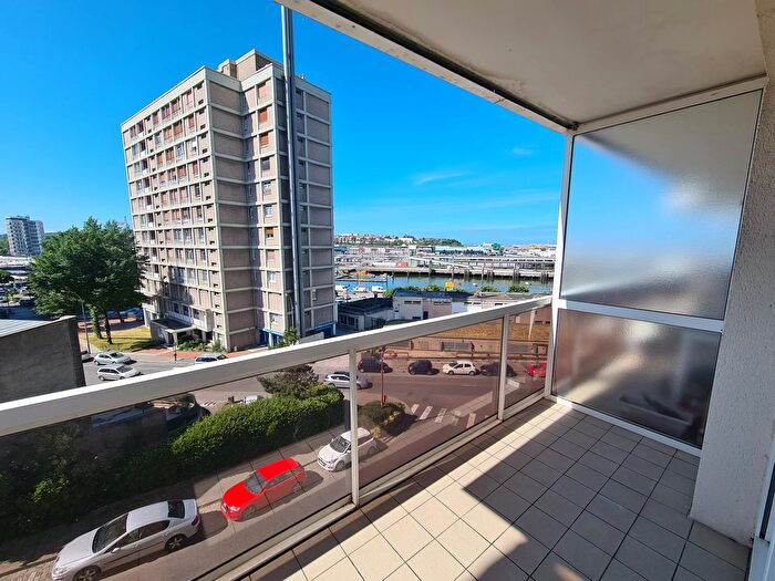 Appartement à louer - Boulogne-sur-Mer, Gambetta, Ste-Beuve - 2 pièces - 1 chambre