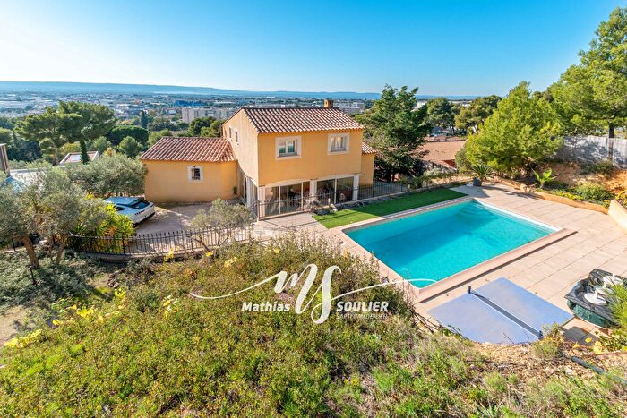 Maison à vendre - Vitrolles, Centre-ville, Roucas, Les Pins, Le Liourat - 9 pièces - 6 chambres