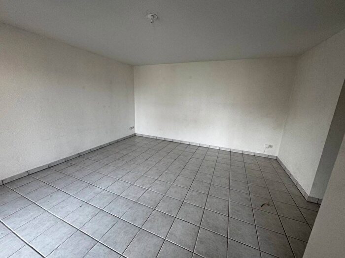 Appartement à louer - Hesteil, LIsle-Jourdain - 2 pièces - 1 chambre