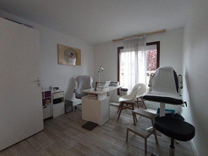Appartement 3 pièces à Chelles, Centre-ville, Gare, Abbesses, à louer