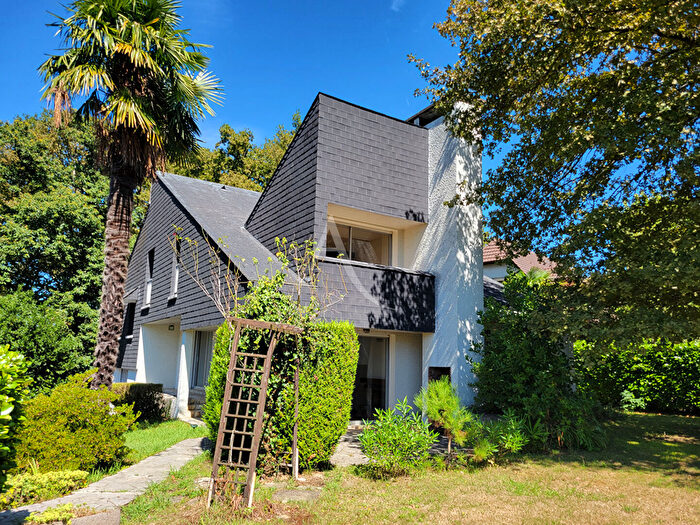 Maison à vendre - Poey-de-Lescar - 7 pièces - 5 chambres