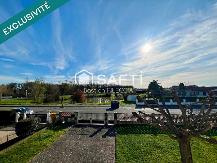 Maison à vendre - Roquettes - 5 pièces - 4 chambres