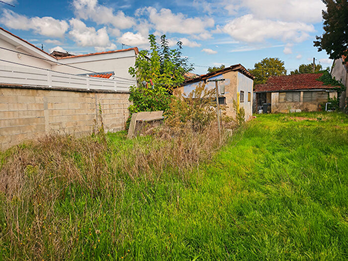 Maison à vendre - Villenave-dOrnon, Chambéry, La Monnaie, Carbonnieux, Trigan - 2 pièces - 1 chambre