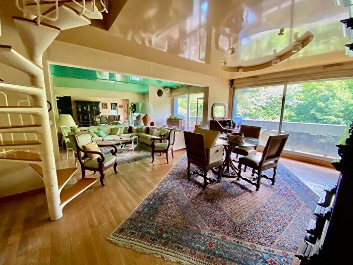 Appartement à vendre - Valenciennes - 6 pièces - 3 chambres