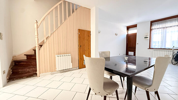 Lille, Lille-Sud : Maison 4 pièces à vendre