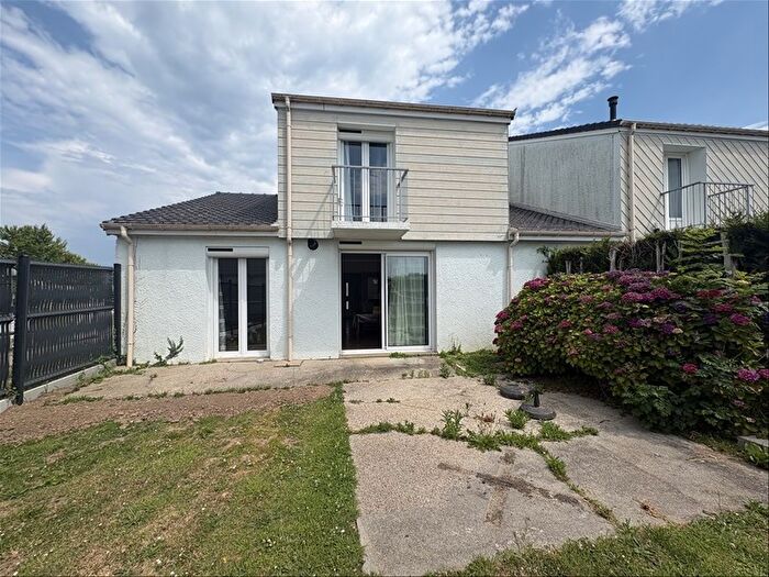 Néville : Maison 3 pièces à louer