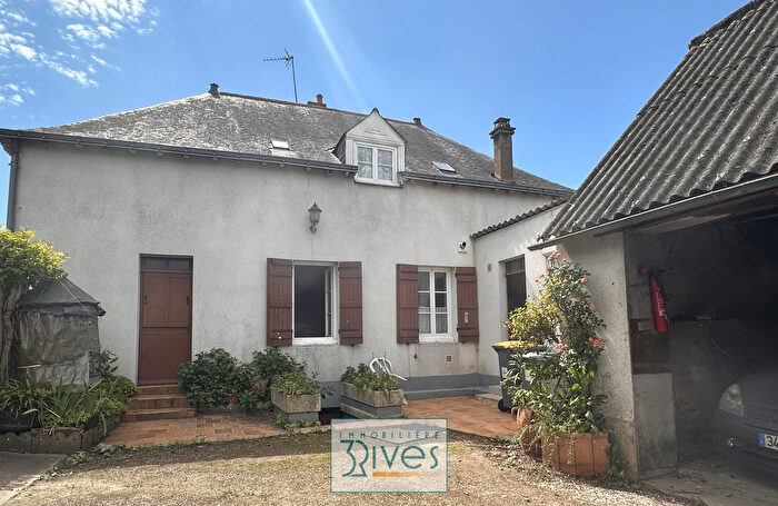 La Chapelle-Saint-Laud : Maison 4 pièces à vendre