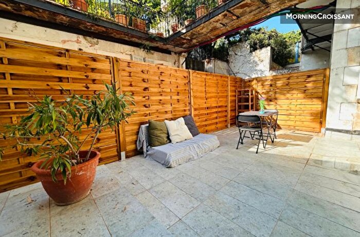 Appartement à louer - Marseille e , Cinq Avenues - 2 pièces - 1 chambre