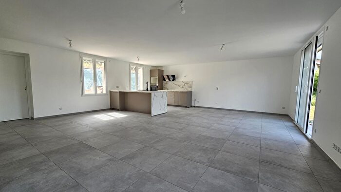 Maison 5 pièces à Le Versoud, à louer