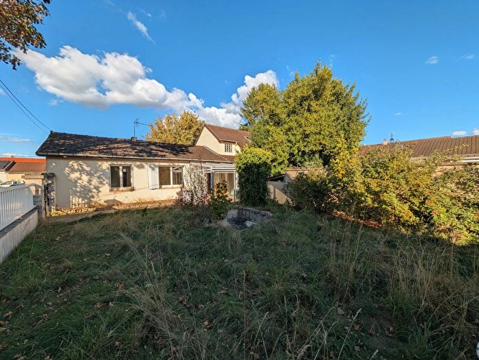 Les Clayes-sous-Bois, Centre-ville : Maison 3 pièces à vendre