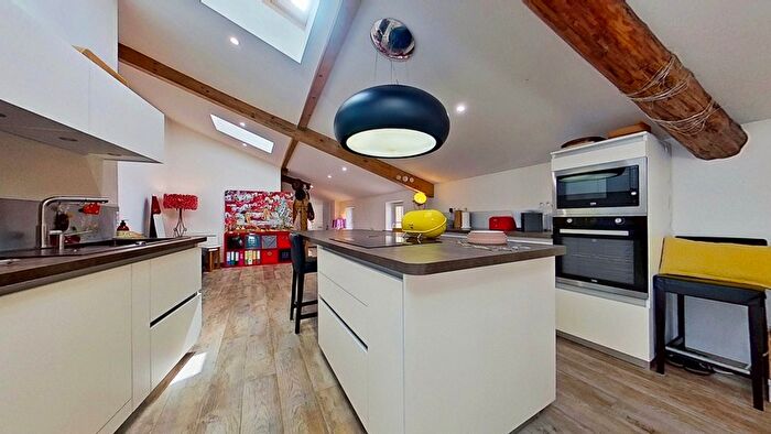 Appartement à vendre - Thionville, Centre-ville, Gare - 2 pièces - 1 chambre