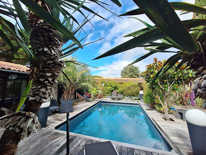 Maison à vendre - La Flotte - 14 pièces - 9 chambres