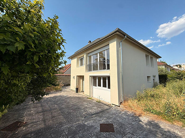 Maison 4 pièces à Maurecourt, à vendre