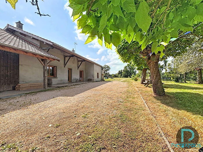 Maison 6 pièces à Perrex, à vendre
