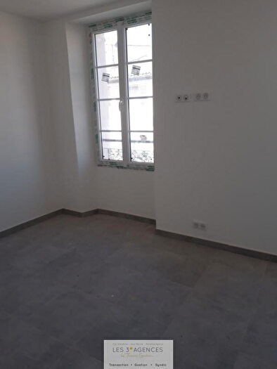 Cogolin, Centre-ville, Subeiran, Pas de Grimaud : Appartement 3 pièces à louer