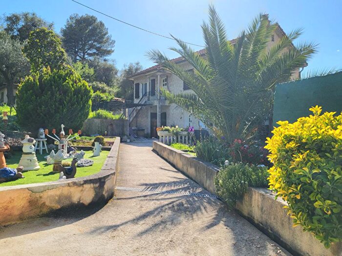 Maison à vendre - Peille - 7 pièces - 5 chambres