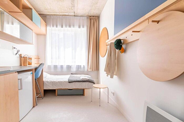 Appartement à louer - Pvé Neuf-Mont dEst, Noisy-le-Grand - 1 pièce