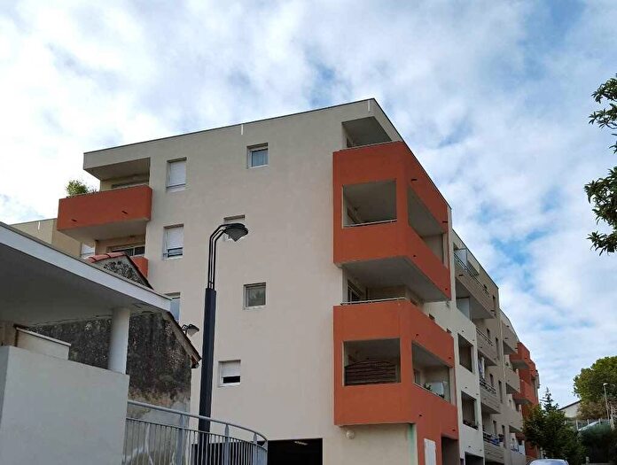 Appartement à louer - Nîmes - 2 pièces - 1 chambre