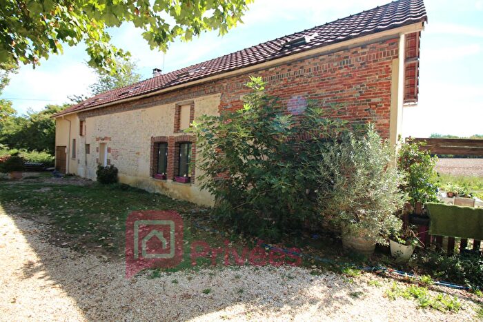 Maison 7 pièces à vendre à Dampierre-sous-Bouhy