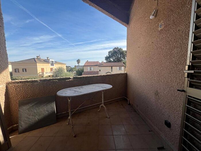 Appartement à louer - Furiani - 2 pièces - 1 chambre