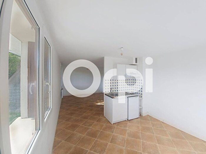 Appartement à louer - Nord, Saint-Flour - 1 pièce