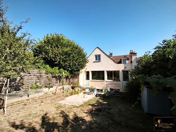 Maison 6 pièces à Sainte-Mesme, à vendre