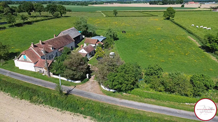 Maison à vendre - Saint-Bonnet-Tronçais - 6 pièces - 3 chambres