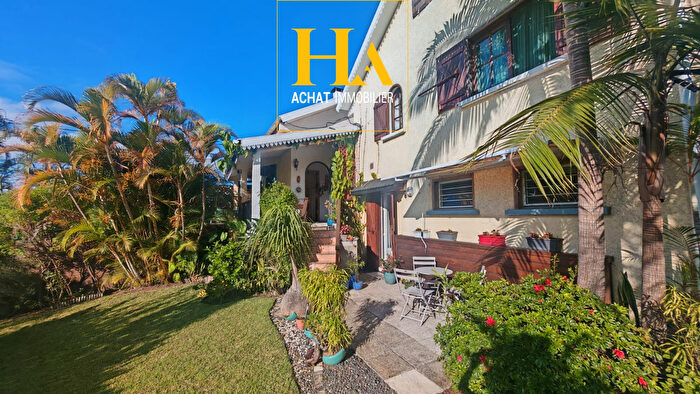 Maison à vendre - Le Tampon, Quatorzième, Dix-Septième - 7 pièces - 5 chambres