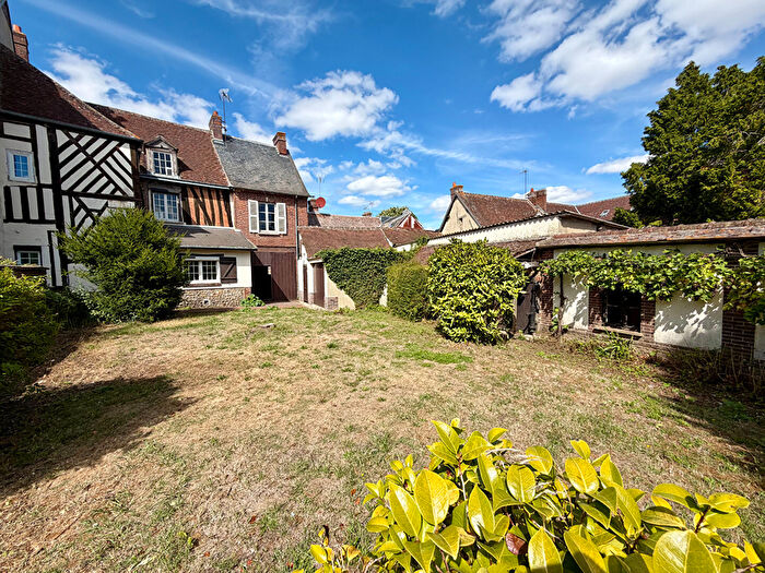Maison 5 pièces à Damville, à vendre