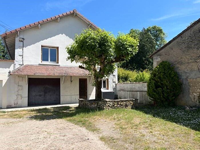 Maison à louer - Mussidan - 4 pièces - 3 chambres