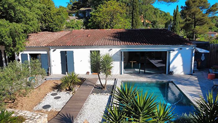 Maison à vendre - Nîmes, La Gazelle, Ventabren - 6 pièces - 4 chambres