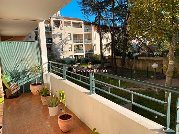 Saint-Fons, Centre-ville, Chassagnon : Appartement 3 pièces à vendre