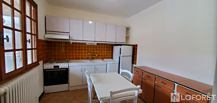 Maison à louer - Chaudes-Aigues - 5 pièces - 2 chambres