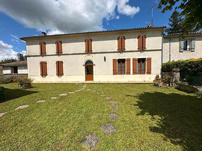 Maison 8 pièces à vendre à Saint-Georges-des-Agoûts
