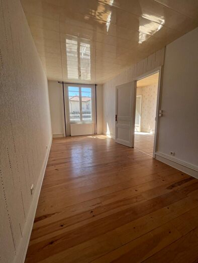 Appartement à louer - Saint-Genest-Lerpt - 2 pièces - 1 chambre