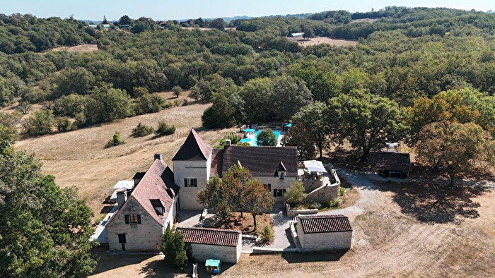Maison 12 pièces à Gourdon, à vendre