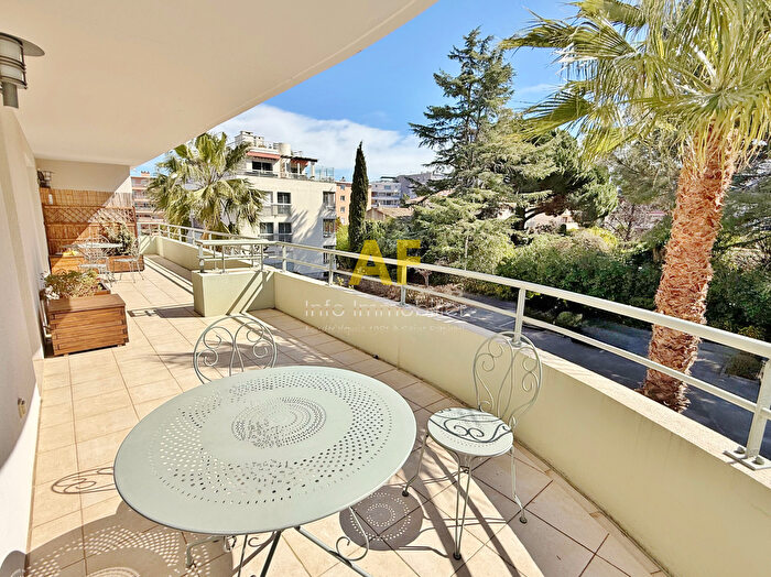 Appartement à vendre - Saint-Raphaël, Centre-ville - 5 pièces - 4 chambres