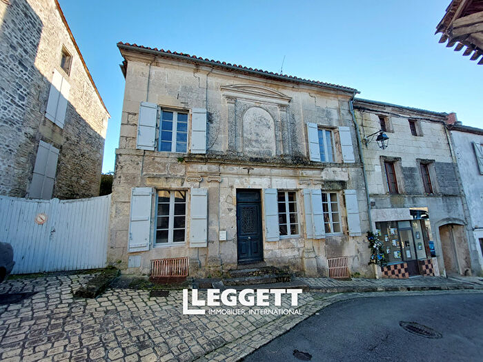 Maison à vendre - Villebois-Lavalette - 8 pièces - 4 chambres