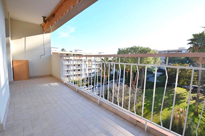 Napoléon III, Nice : Appartement 3 pièces à louer