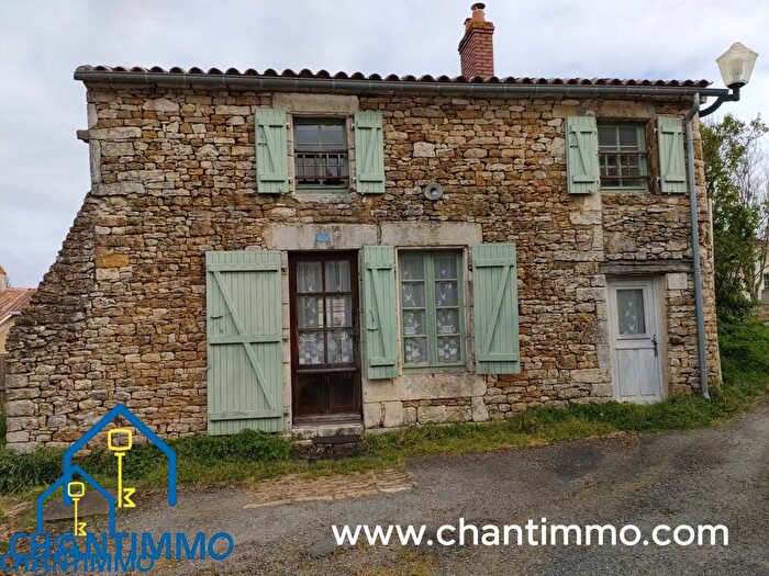 Saint-Juire-Champgillon : Maison 2 pièces à louer