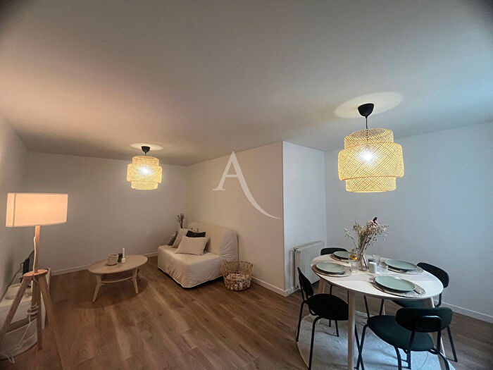 Lunéville, Centre-ville, Château : Appartement 1 pièce à louer